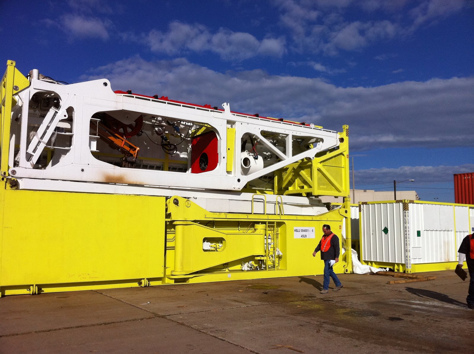 Drill Rig Hauling - Out of gauge trucking and break bulk ocean freight